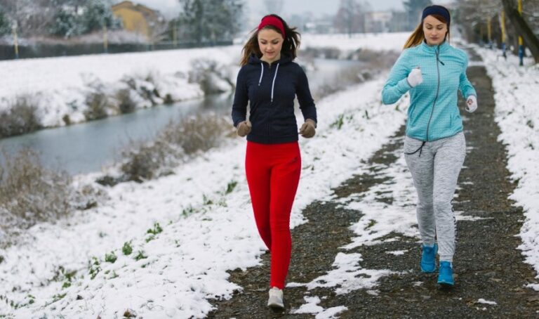 Best Running Attire: Your Guide To Dressing For 4 Seasons