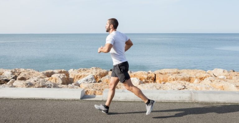 Best Running Attire: Your Guide To Dressing For 4 Seasons